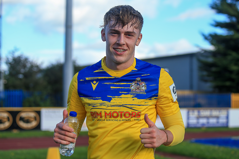 MATCH REPORT: TOWN CRUISE PAST PORTHCAWL - Barry Town United