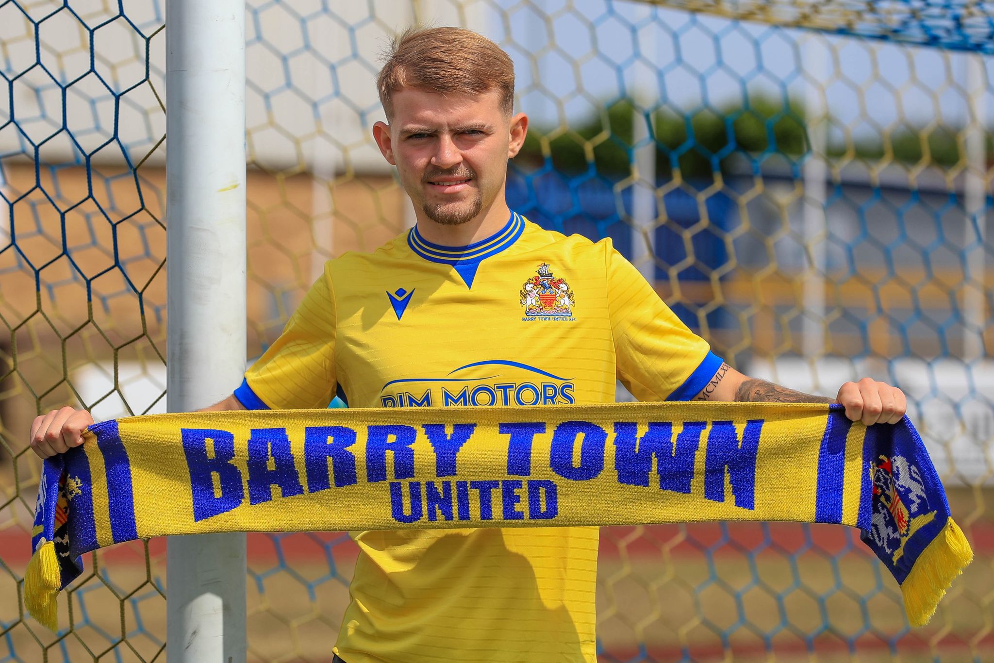 Daniel Barton Signs - Barry Town United